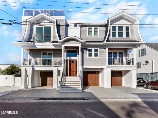 18 Mea Lane