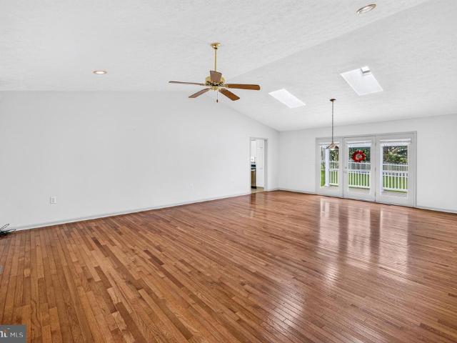 18 Meadow Lane