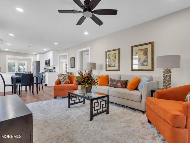 18 Meadowbrook Road