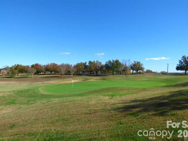 18 Meandering Way