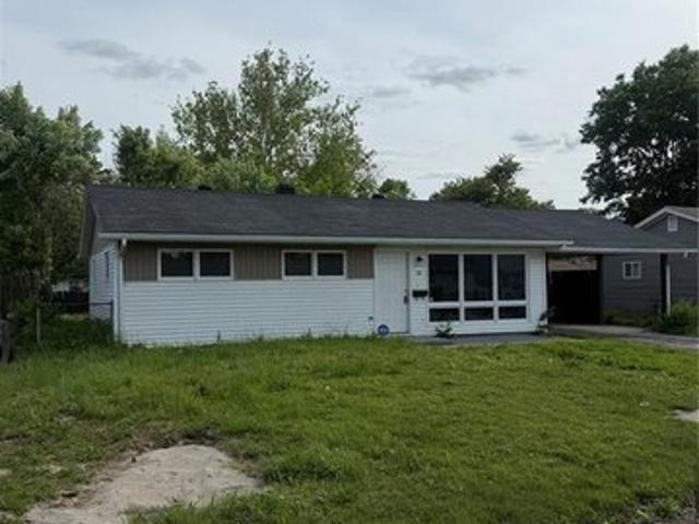 18 Melvin Dr, Cahokia, IL 62206