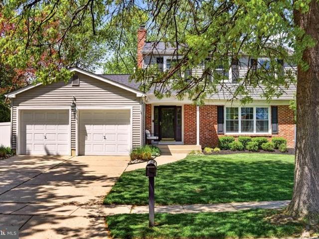 18 Midwood Rd, Marlton, NJ 08053