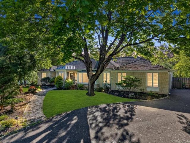 18 Millbank Rd, Poughkeepsie, NY 12603