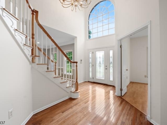 18 Montfort Dr