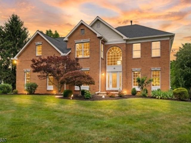 18 Montfort Dr, Montgomery Twp, NJ 08502