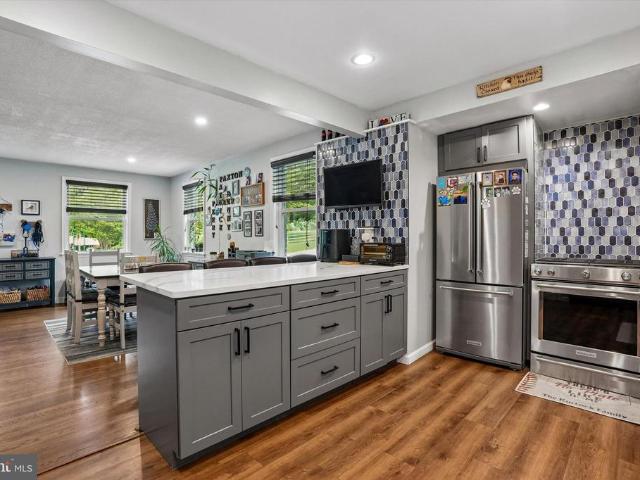 18 N Malin Road