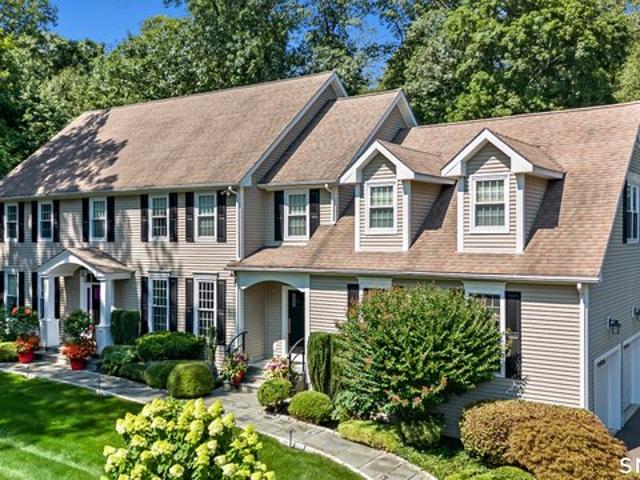 18 N Nabby Rd, Danbury, CT 06811