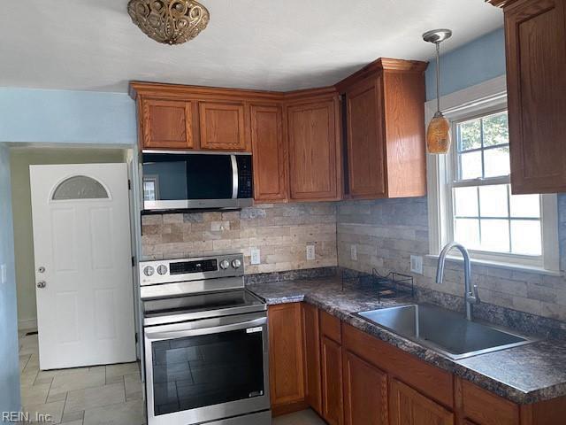 18 N Colin DR