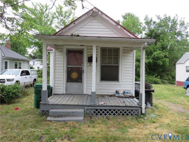 18 N Grove Avenue