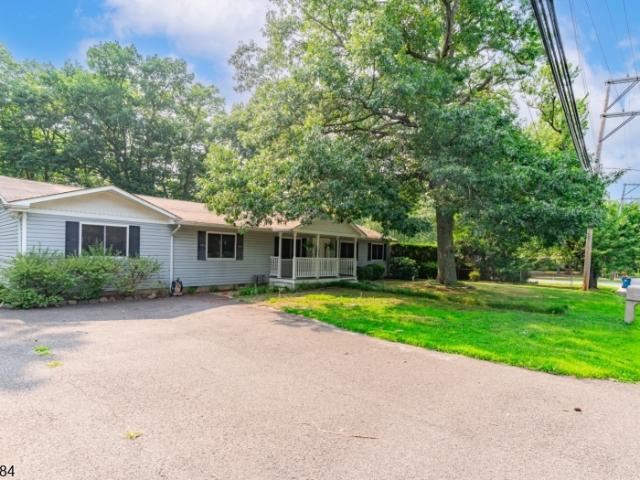 18 N Hope Chapel Rd