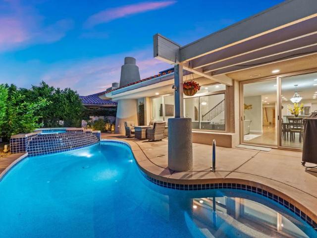 18 N Kavenish Drive