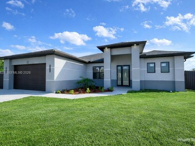 18 NE 11th Ln, Cape Coral, FL 33909