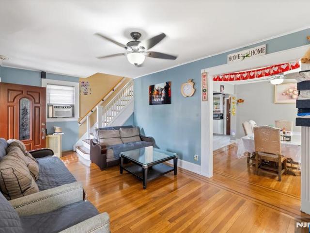 18 Newell Place
