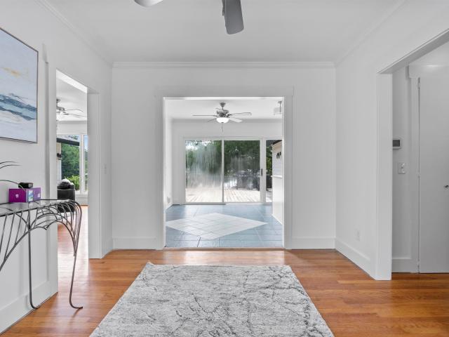 18 Northlake Road