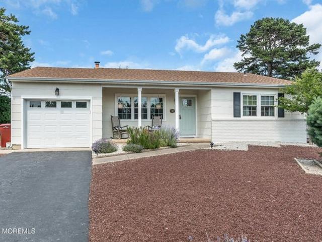 18 Norway Rd, Toms River, NJ 08757