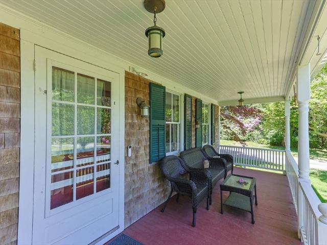 18 Old County Rd