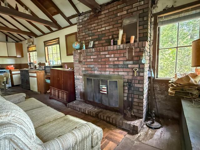 18 Osceola Rd, Becket, MA 01223 | MLS #249204