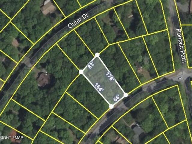 18 Orono Dr, Pocono Lake, PA 18347