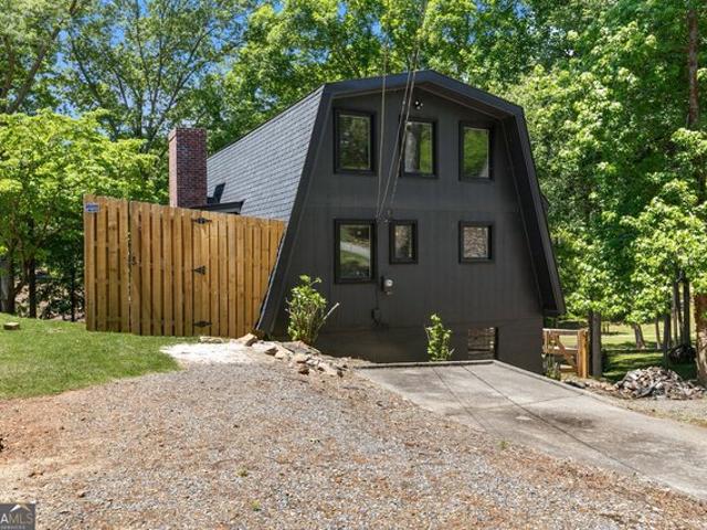 18 Oriole Dr SE, White, GA 30184