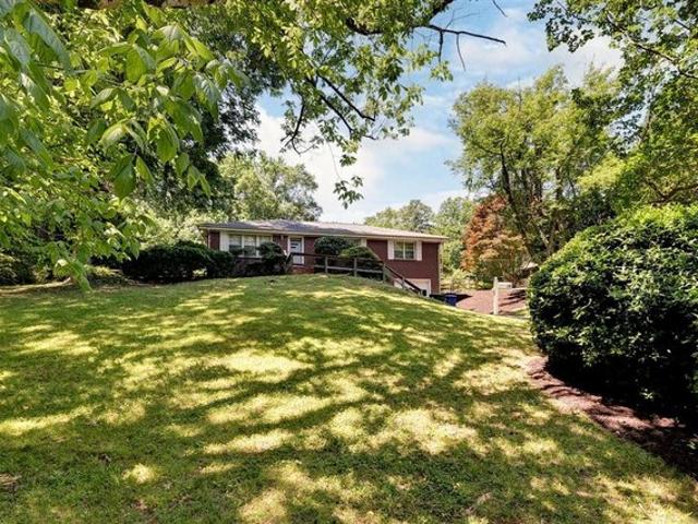 18 Owens Rd, Newport News, VA 23602