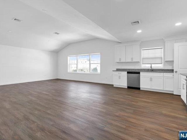 18 Park Street # 2B