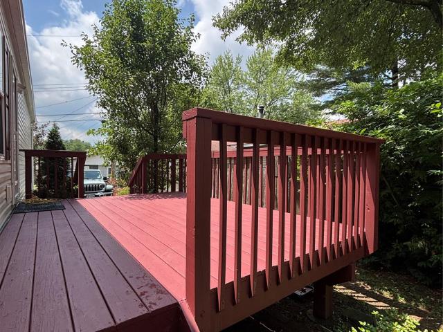 18 Parkway Trailer Court