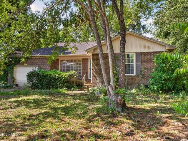 18 Pelican Point Rd, Wilmington, NC 28409