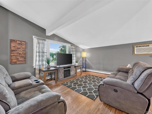 18 Pine Ridge Drive