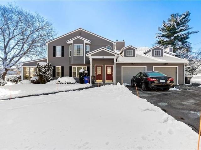 18 Pond Ct Unit C, North Providence, RI 02904