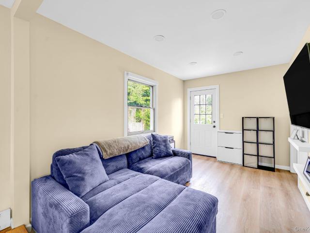 18 Port Jefferson Road