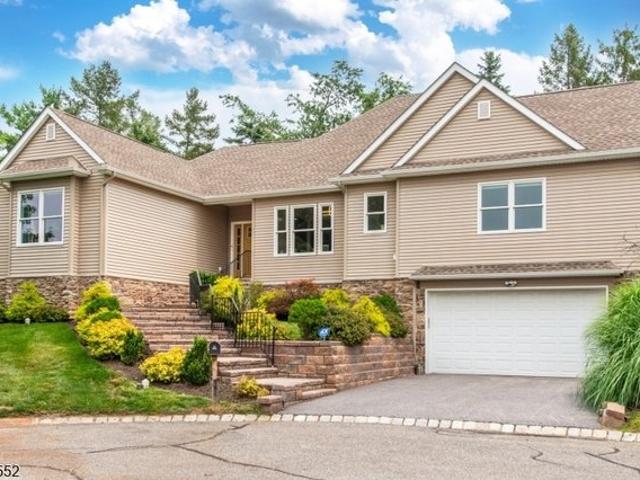 18 Post Oak Ct, Hardyston, NJ 07419