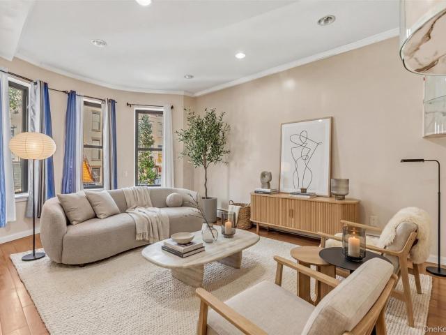 18 Pleasant Place