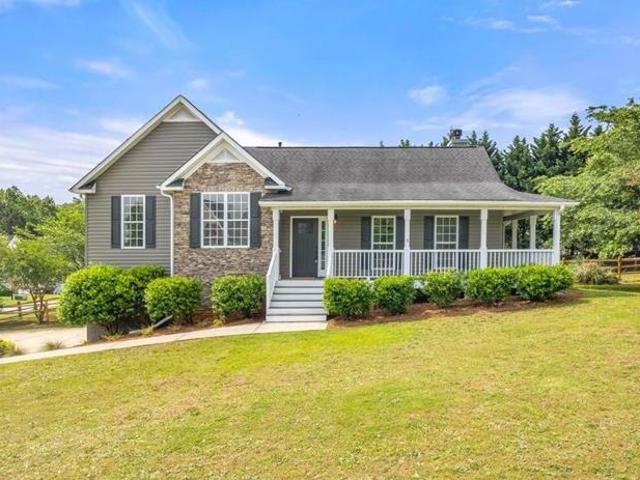 18 Prince Ln, Hiram, GA 30141