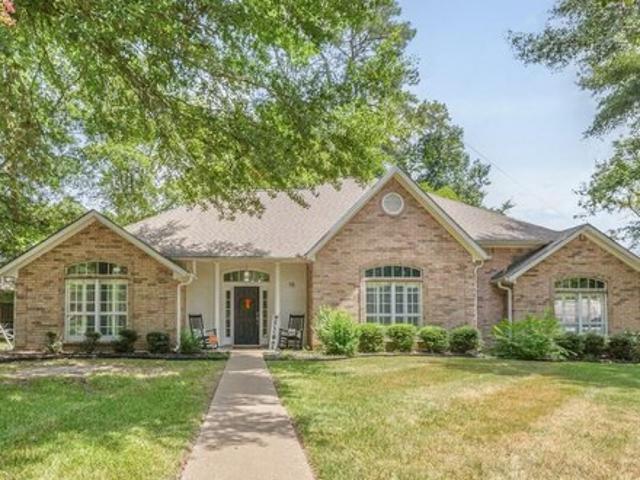 18 Red Oak Ln, Lufkin, TX 75904