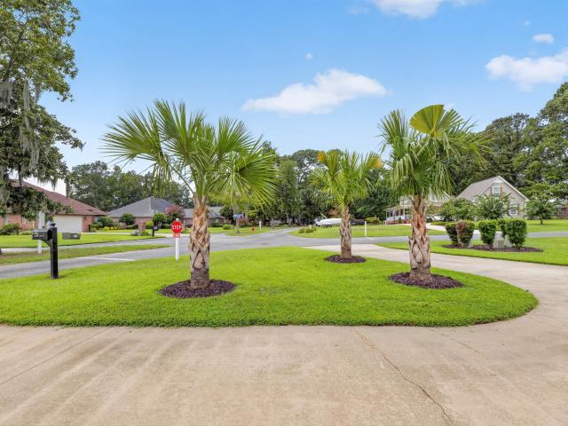 18 Ridge Lake Drive