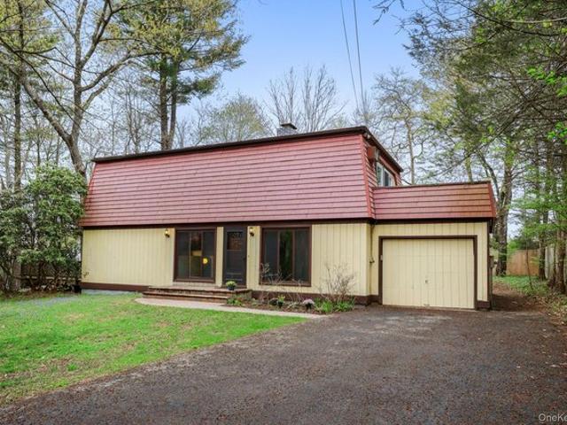 18 Ridge Rd, Mount Kisco, NY 10549