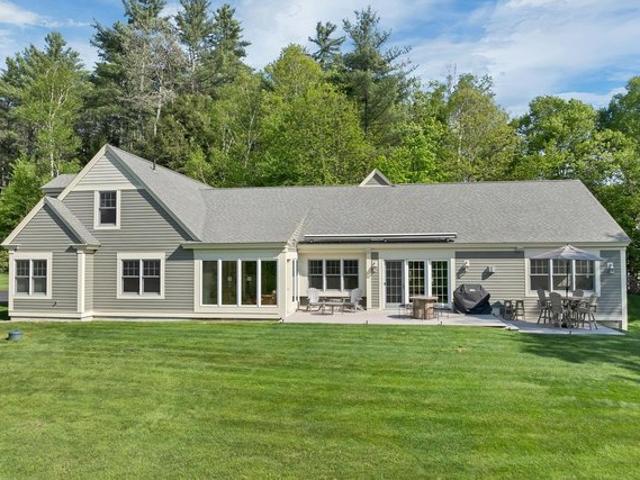18 River View Dr, Thornton, NH 03285