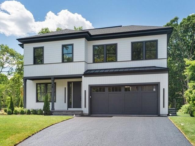 18 Rockland St, Wellesley, MA 02481