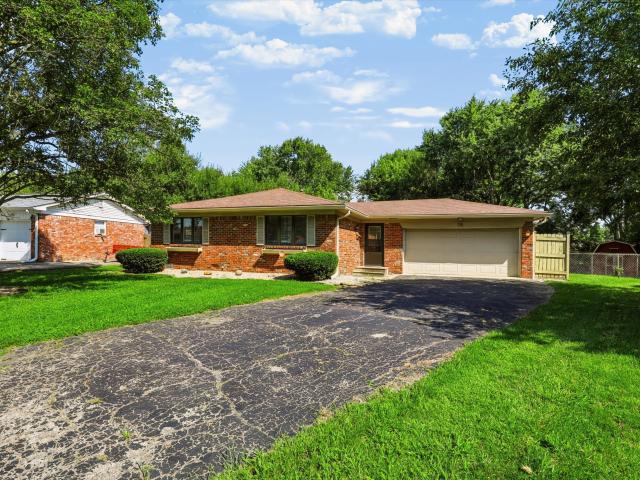 18 Roderick Court