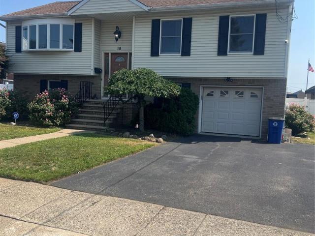 18 Rosengren Avenue