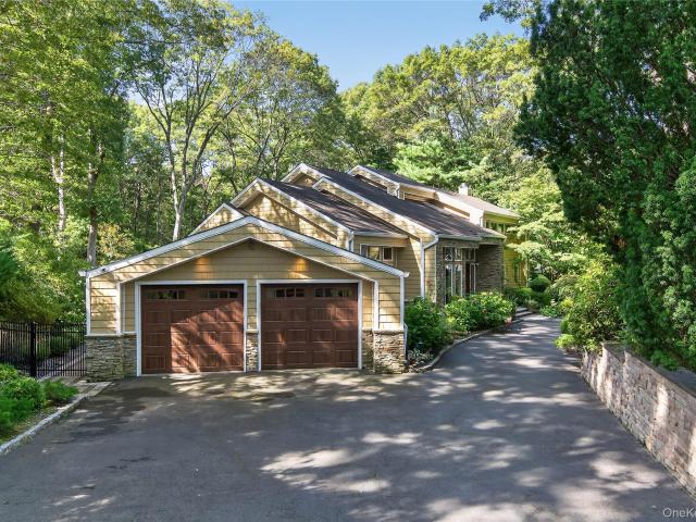 18 Roundtree Drive