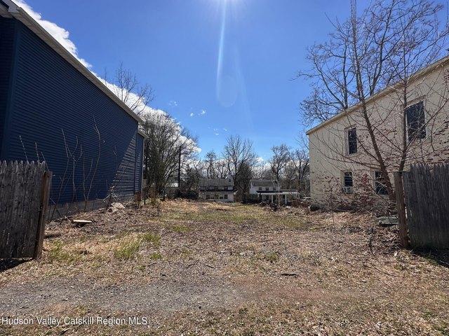 18 Russell St, Saugerties, NY 12477
