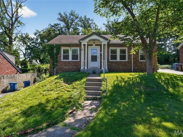 18 S Barat Ave, Ferguson, MO 63135