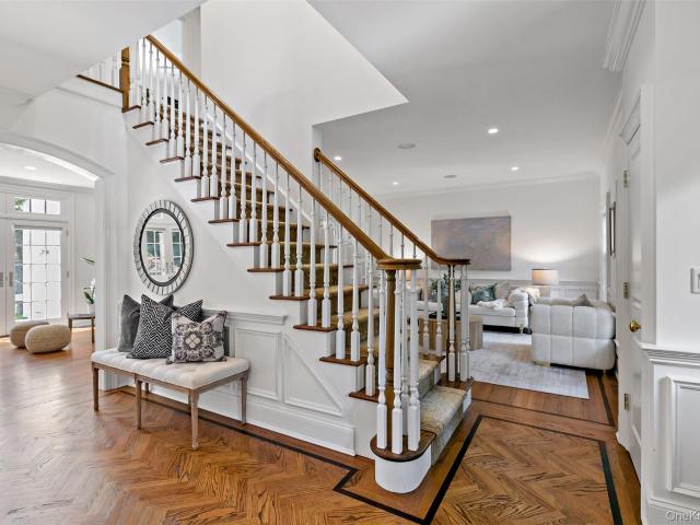 18 Sammis Lane