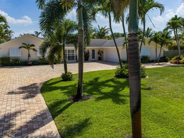 18 Saddleback Rd, Tequesta, FL 33469