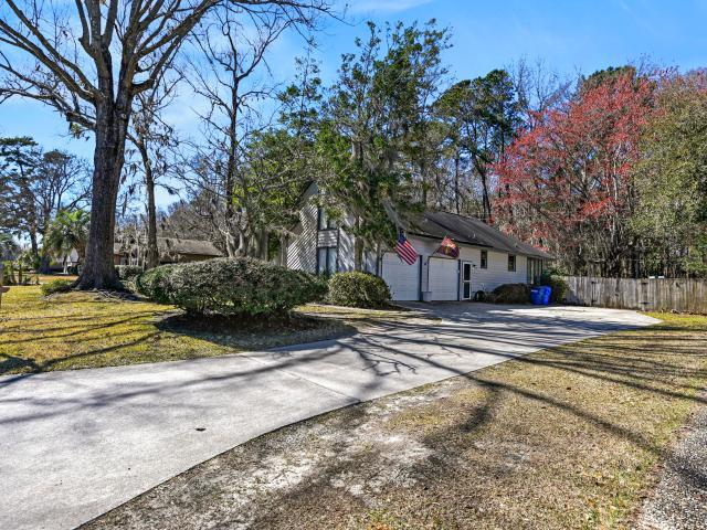 18 Shadowmoss Parkway