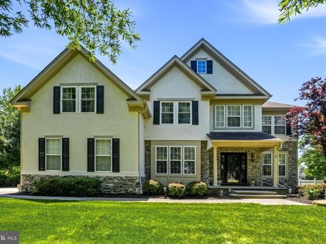 18 Shamrock Rd, Lumberton, NJ 08048