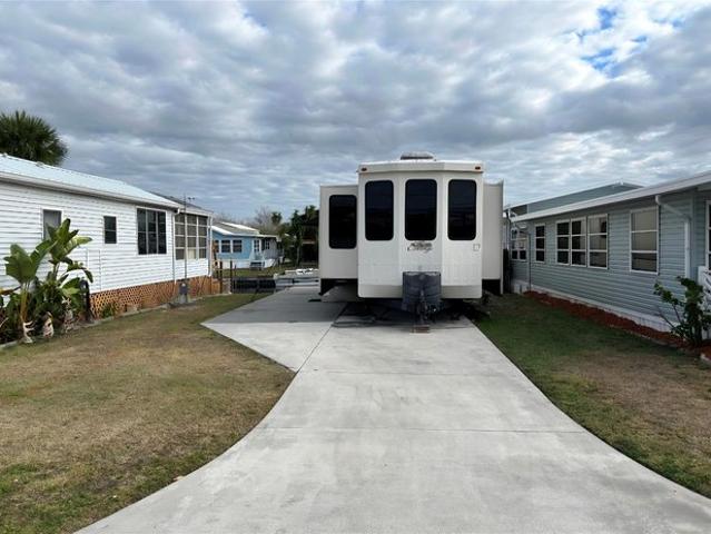18 Shell Rd, Okeechobee, FL 34974