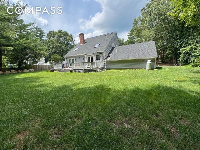 18 Silver Lake Dr, Kingston, MA