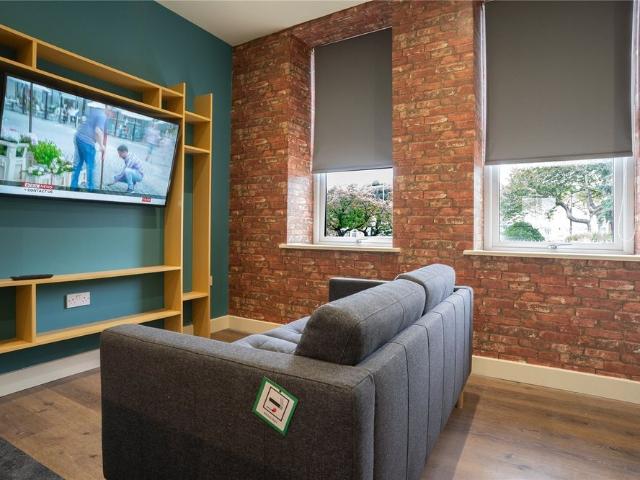 18 Somerset Road, Huddersfield, HD5